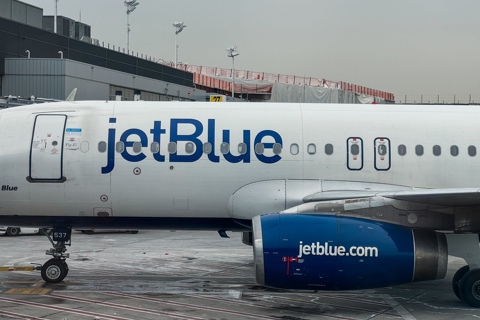 JetBlue to cut routes and park planes as it tries to stem losses ...