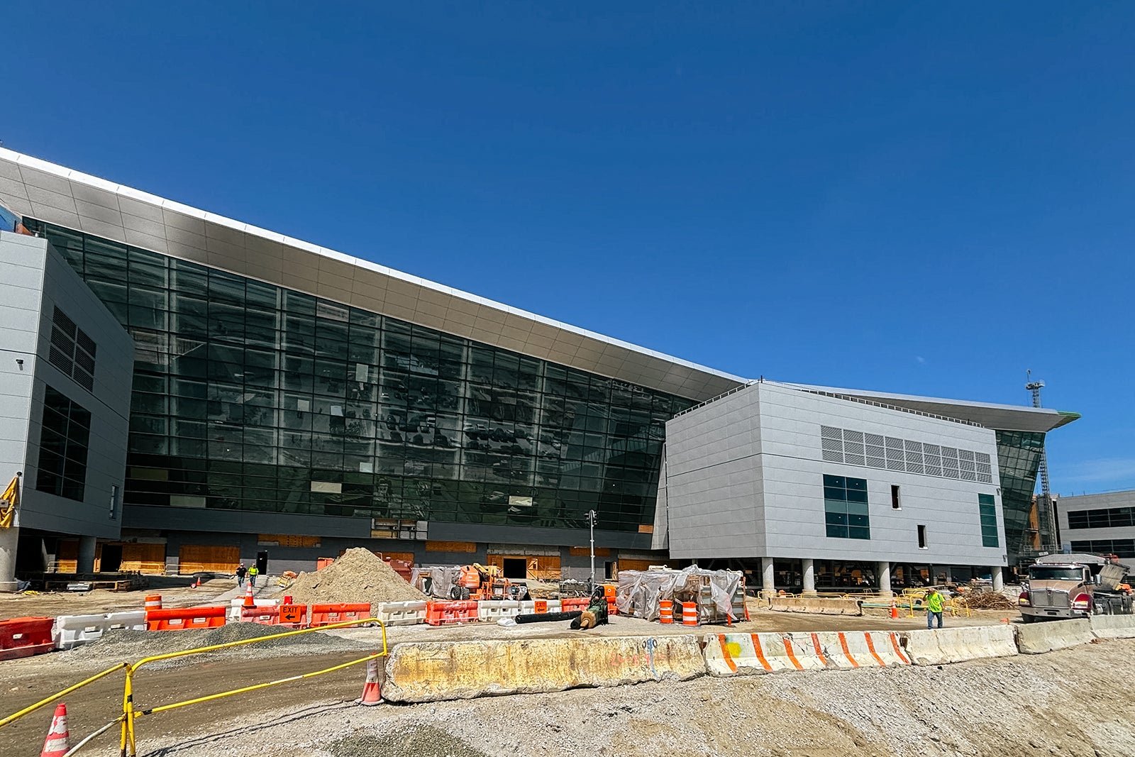 Check out the new Terminal One at New York's JFK Airport - FletchSports